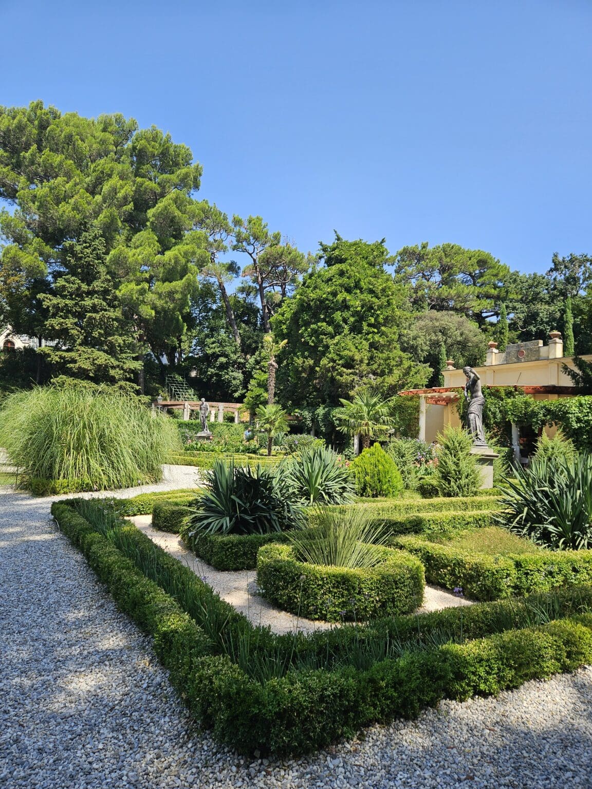 A Miramare-kastély kertje: tengerparti park olasz pompában - Magyar ...